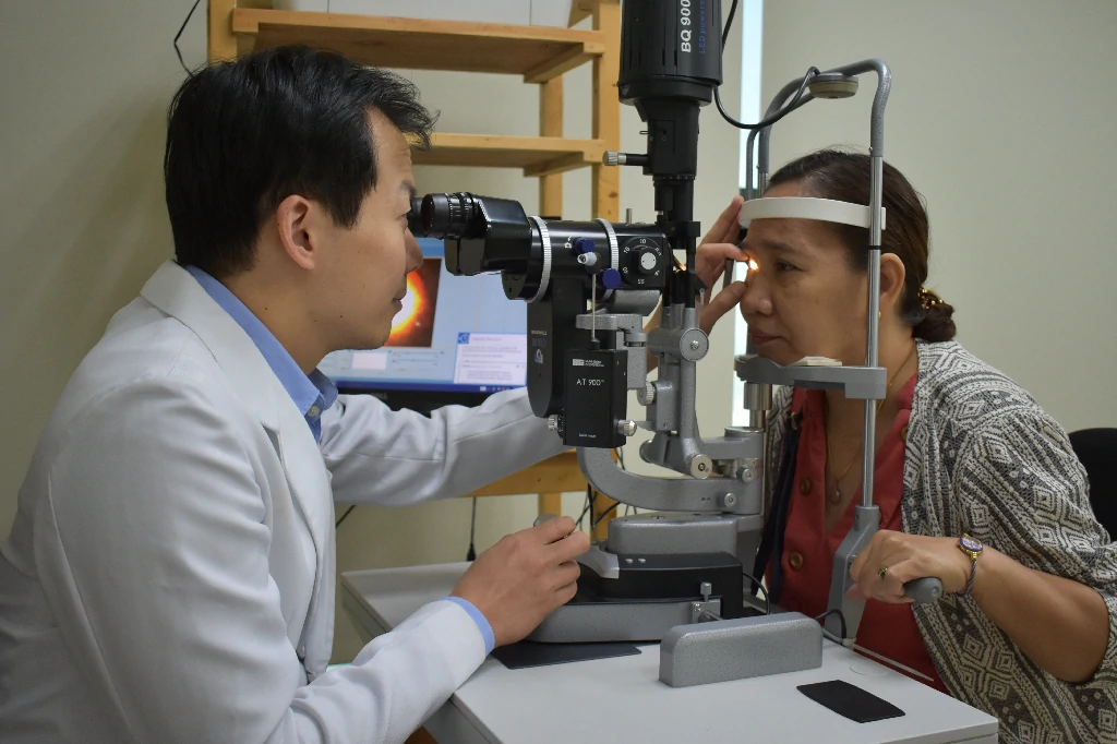 Eye Center – Metropolitan Medical Center